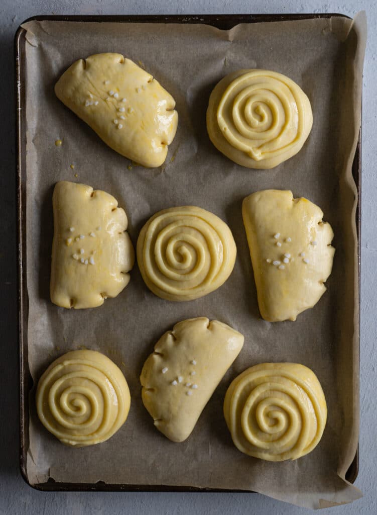 Baked Custard Bun (Cream Pan) - Cooking in Chinglish