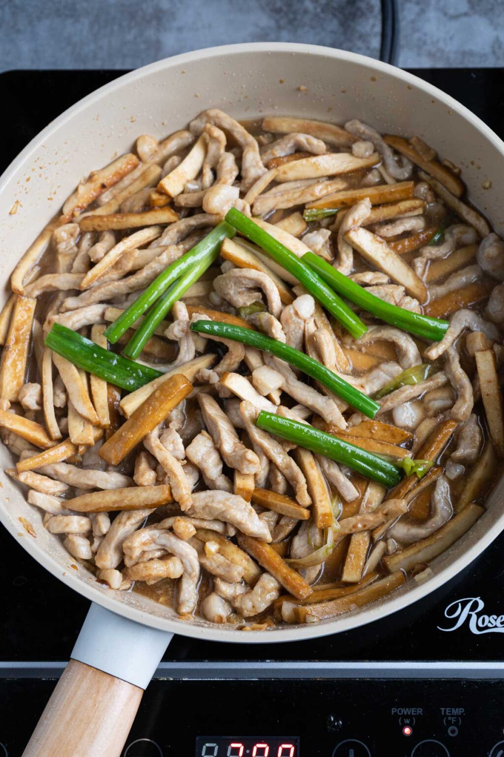 Easy Pork and Tofu Stir Fry (豆干炒肉絲) - Cooking in Chinglish