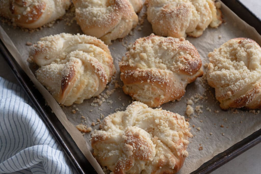 Taiwanese Milk Butter Buns (奶酥麵包) - Cooking in Chinglish