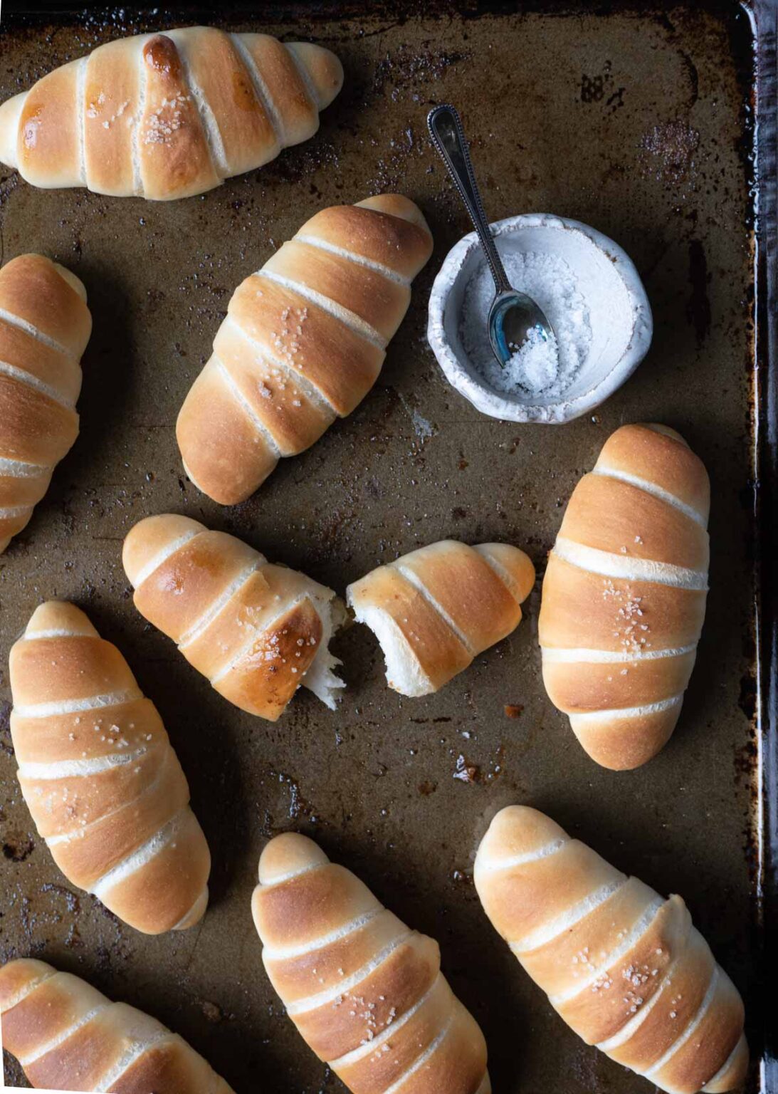 Shio pan 塩パン (Japanese sea salt butter rolls) - Cooking in Chinglish