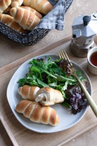 Shio pan 塩パン (Japanese sea salt butter rolls) - Cooking in Chinglish